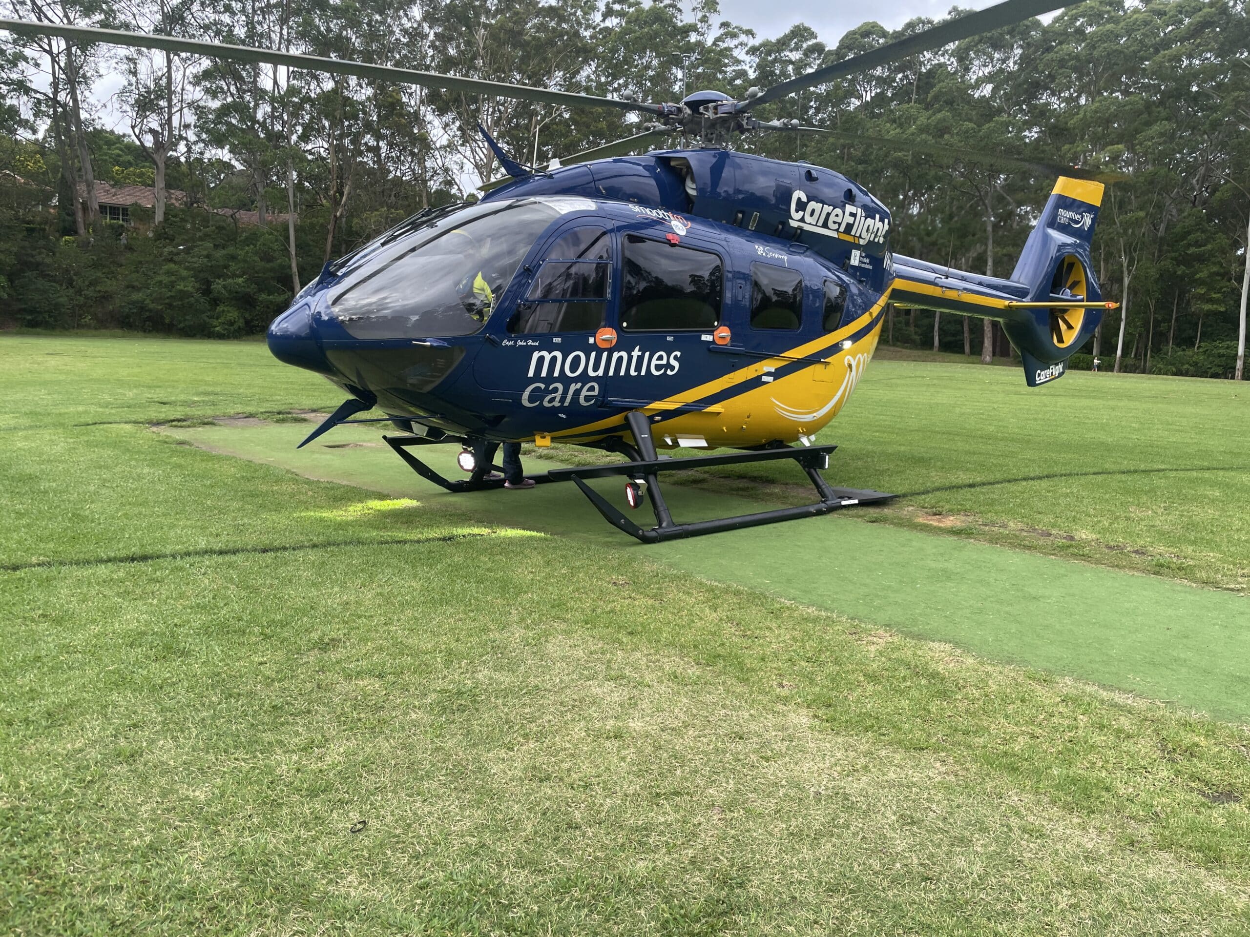 CareFlight responds to man trapped between two vehicles, Pymble ...